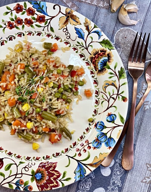 Instant Pot Delicious Rice & Veggies - Delice Recipes