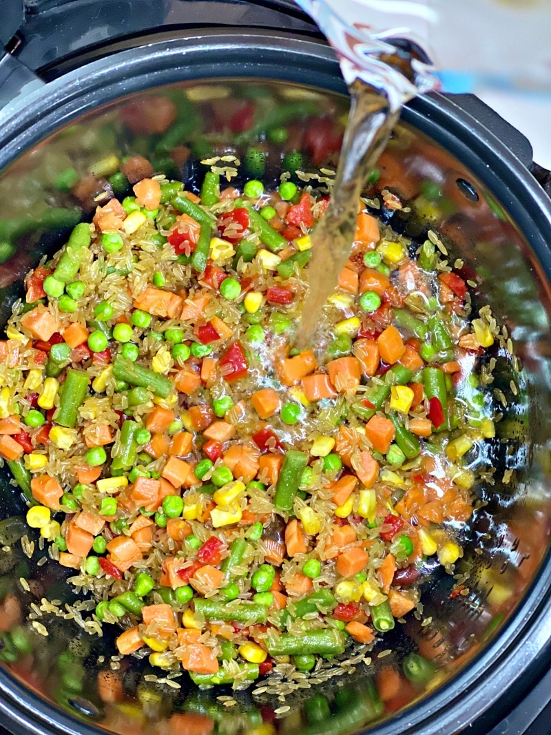 Instant Pot Delicious Rice & Veggies - Delice Recipes