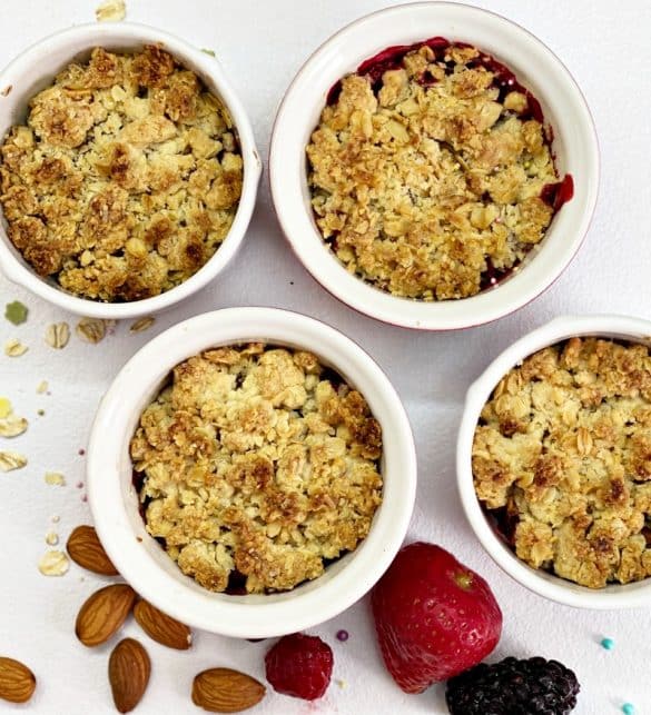 The Ultimate Berry Mix Crumble - Delice Recipes