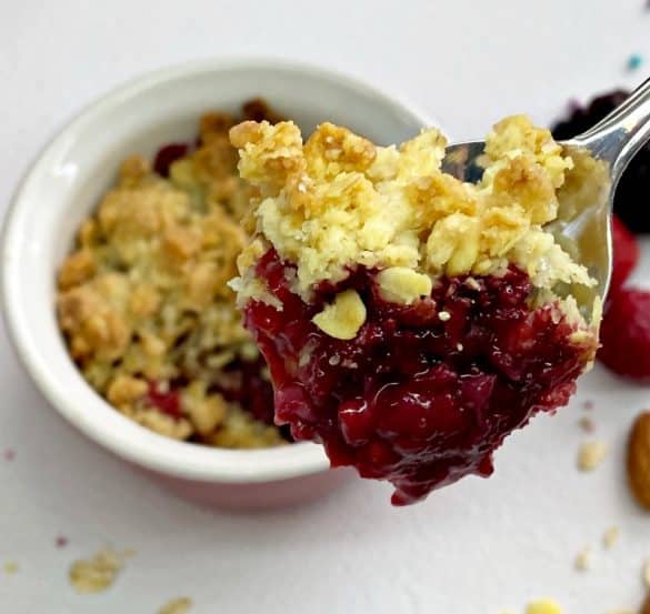 The Ultimate Berry Mix Crumble - Delice Recipes
