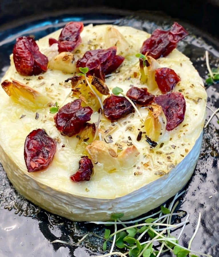 Oozy Baked Brie Cheese - Delice Recipes