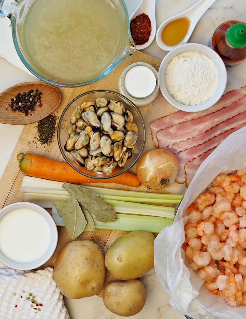 Instant Pot Chowder With Clams & Shrimps - Delice Recipes