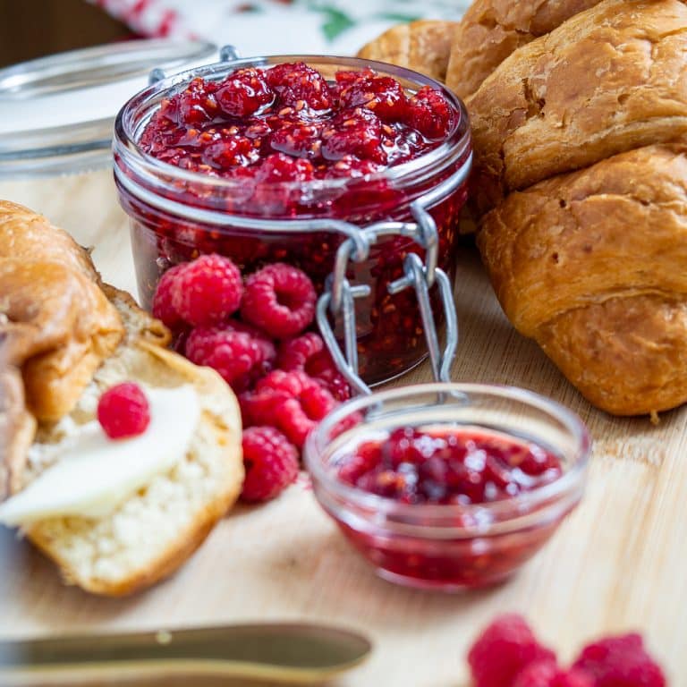 Fragrant Homemade Raspberry Jam - Delice Recipes