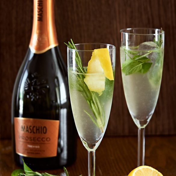 Sparkling Mint Lemonade with Prosecco - Delice Recipes