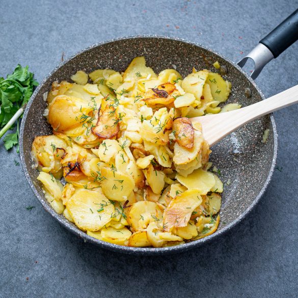 How to Pan Fry Potatoes? - Delice Recipes