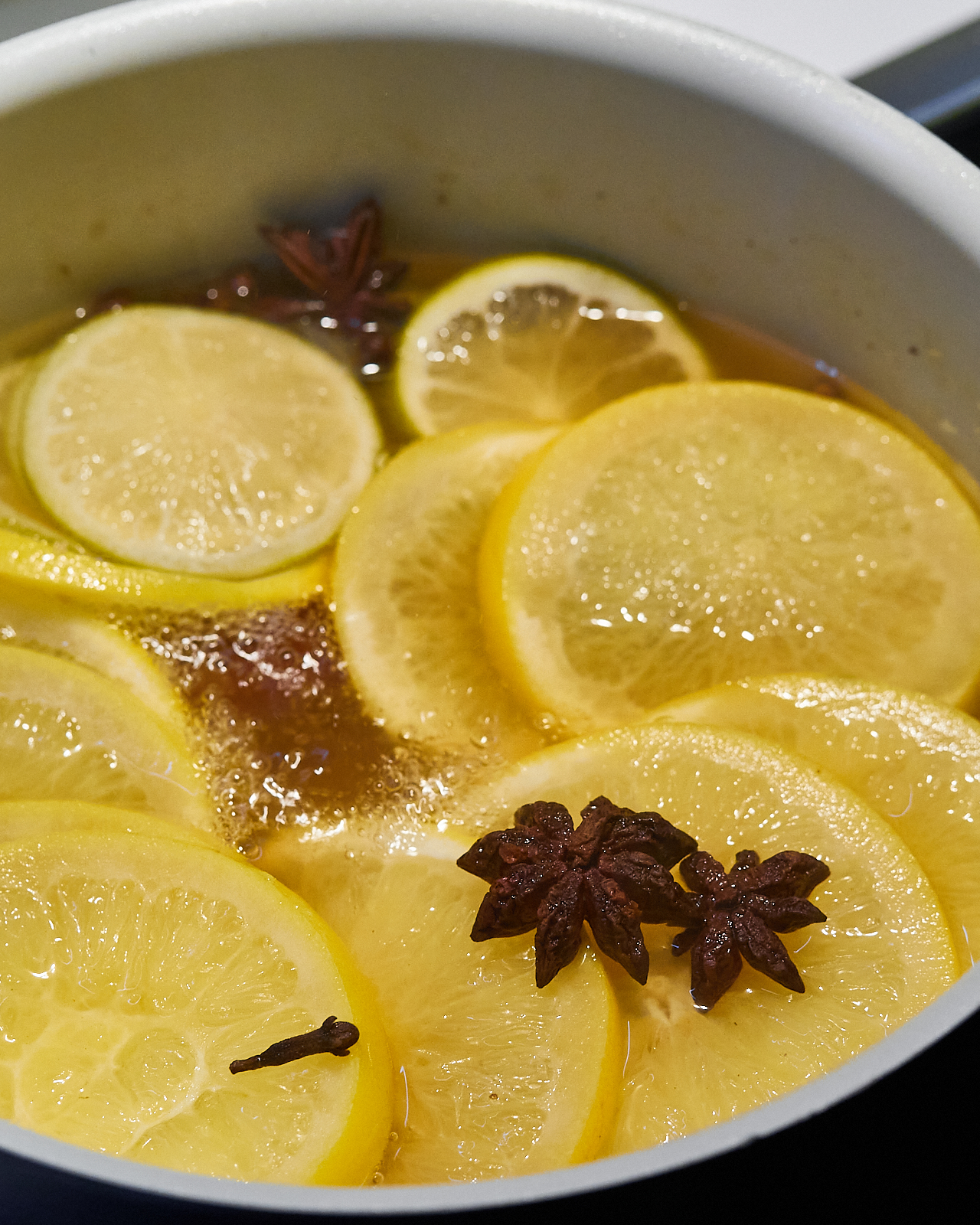 Spicy Mulled White Wine - Delice Recipes