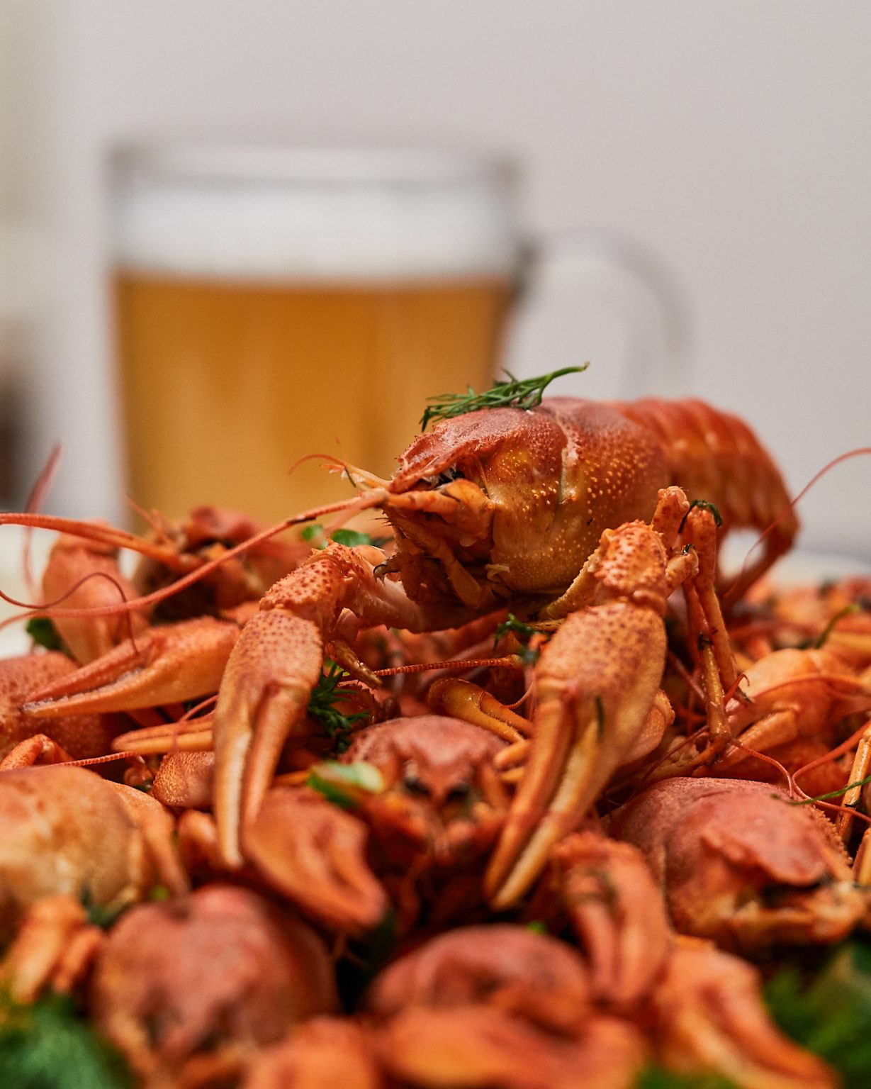 How to Eat Crawfish: Tips & Tricks for Perfect Boiling - Delice Recipes