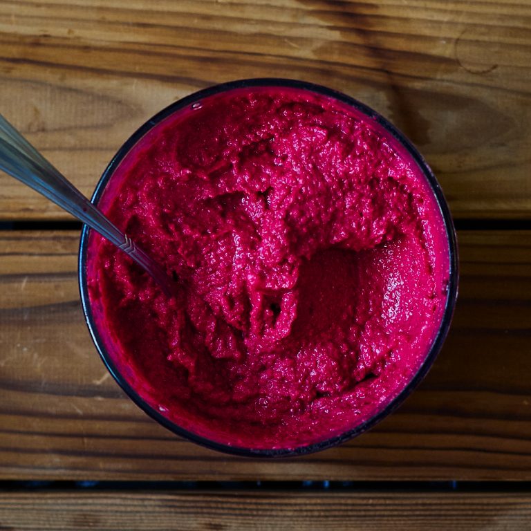 Quick & Colorful Beetroot Hummus - Delice Recipes