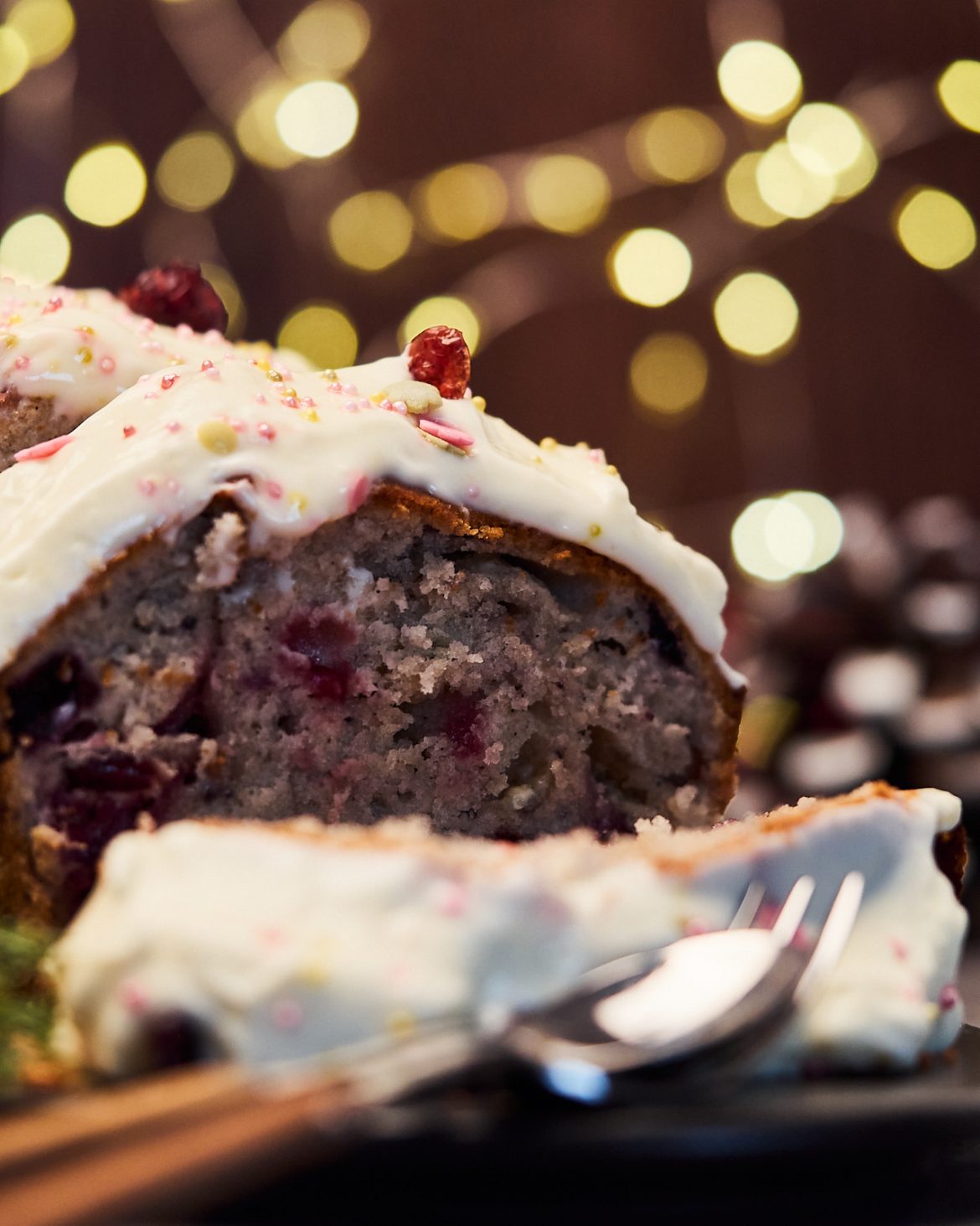 Christmas Cranberry Pound Cake - Delice Recipes