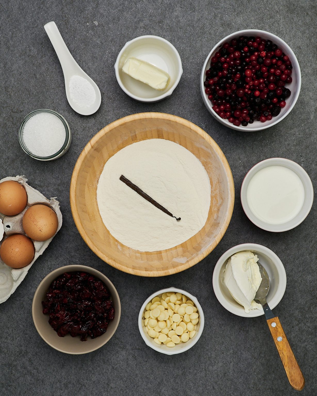 Christmas Cranberry Pound Cake - Delice Recipes