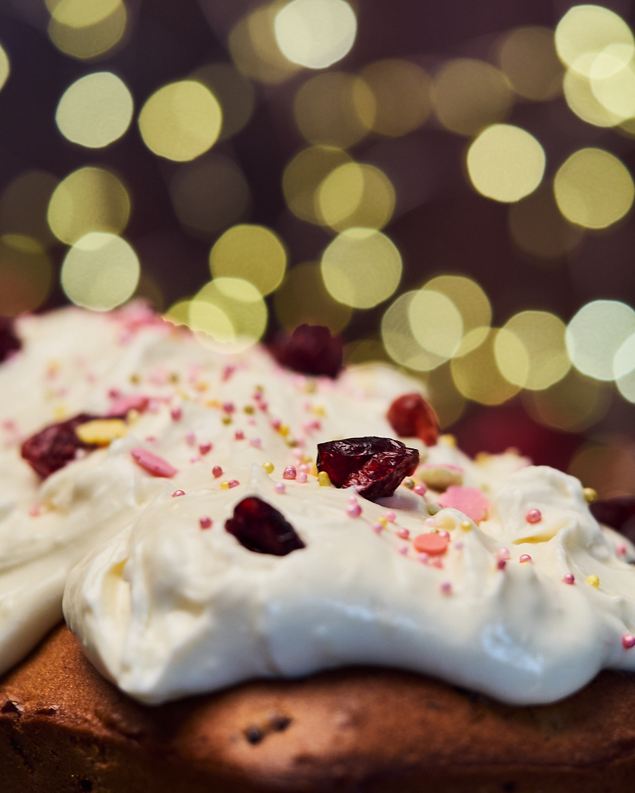 Christmas Cranberry Pound Cake - Delice Recipes