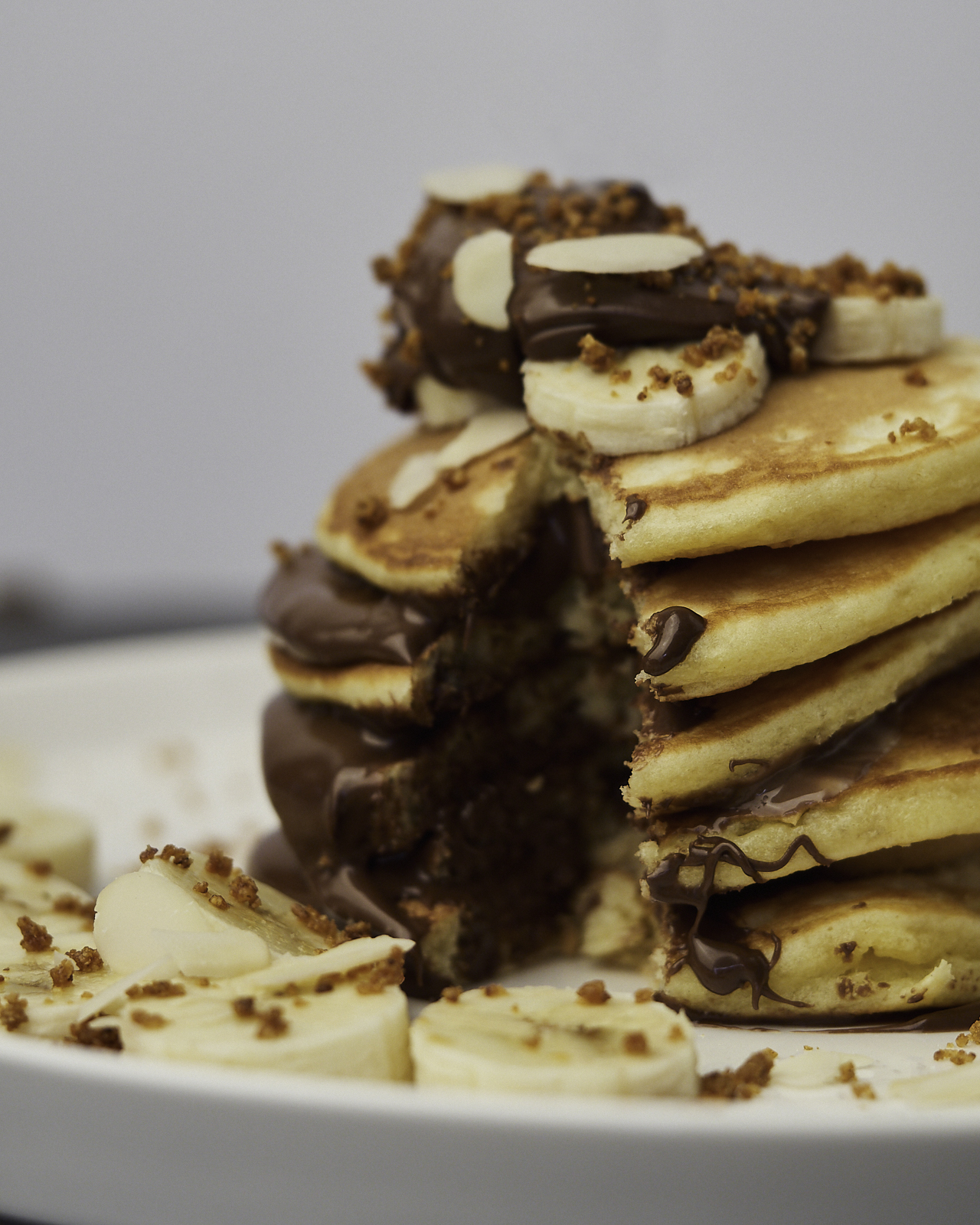 Banana Nutella Pancakes - Delice Recipes