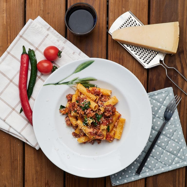 The Best Rigatoni Bolognese - Delice Recipes