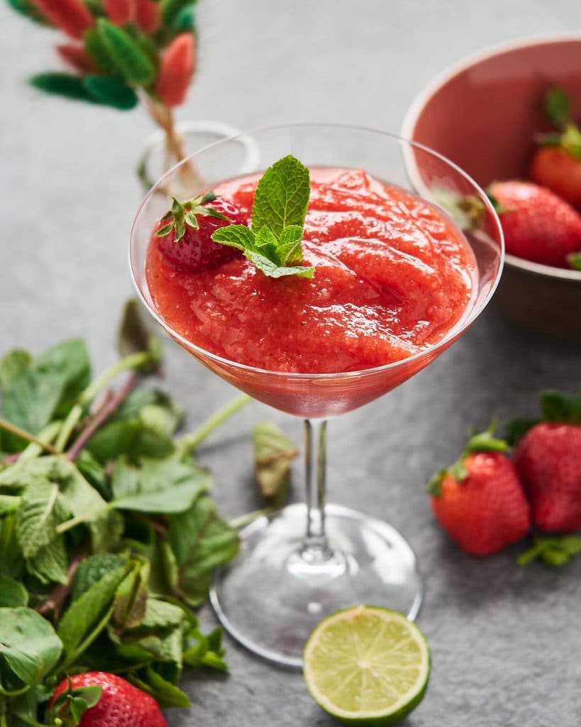 Strawberry Vodka Cocktail Recipe - Delice Recipes