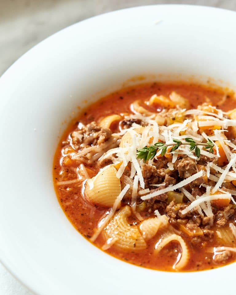 Bolognese Soup with Pasta Shells [Video] - Delice Recipes