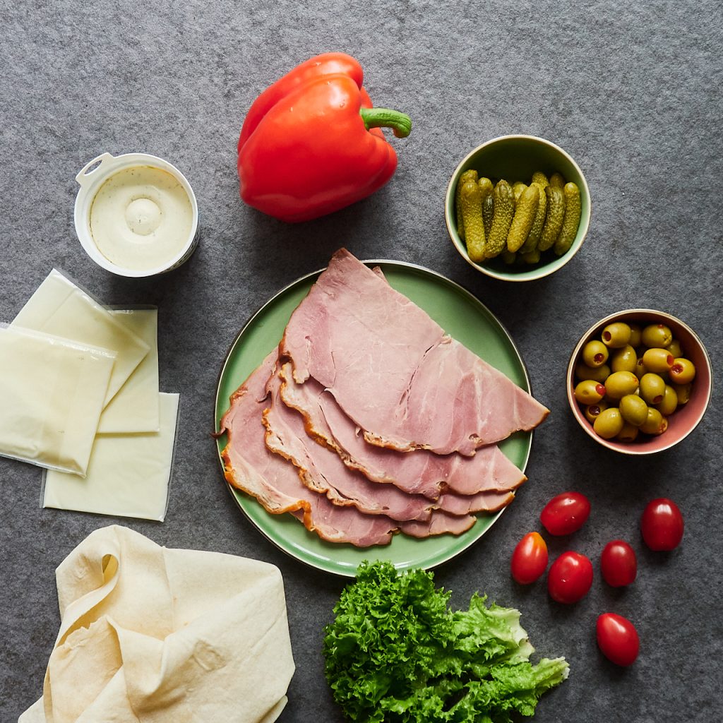 Turkey Club Sandwich Pinwheels [Video] - Delice Recipes