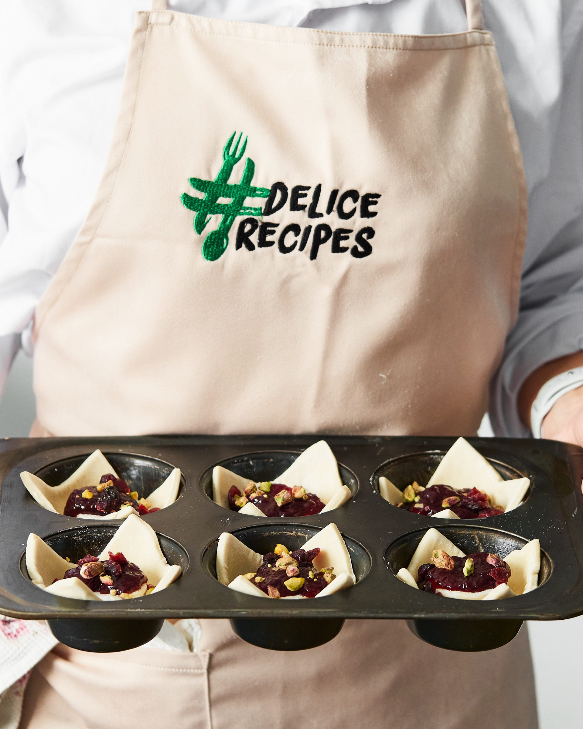 Baked Cranberry Brie Appetizers - Delice Recipes