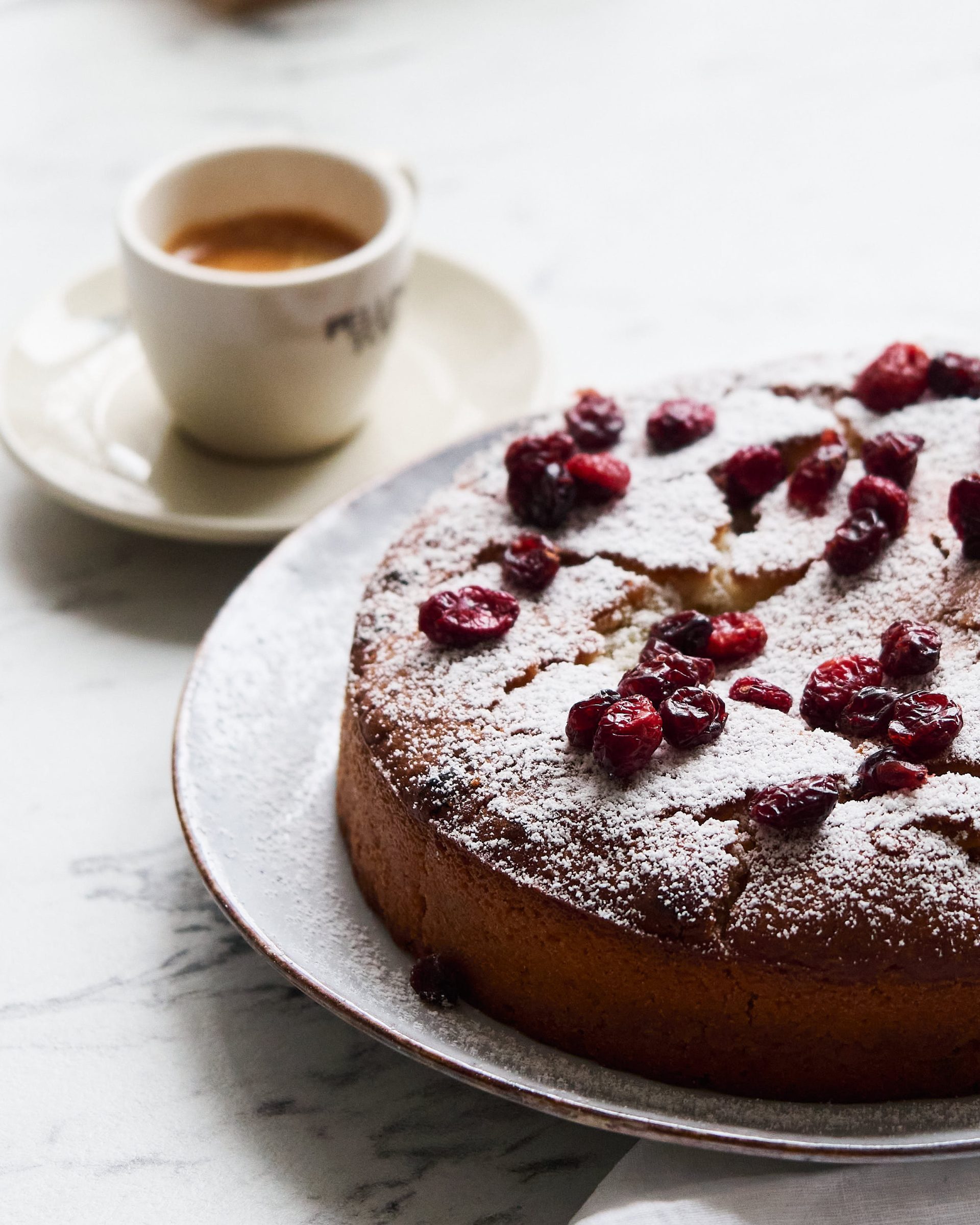 Vegan Lime Cranberry Cake [VIDEO] - Delice Recipes