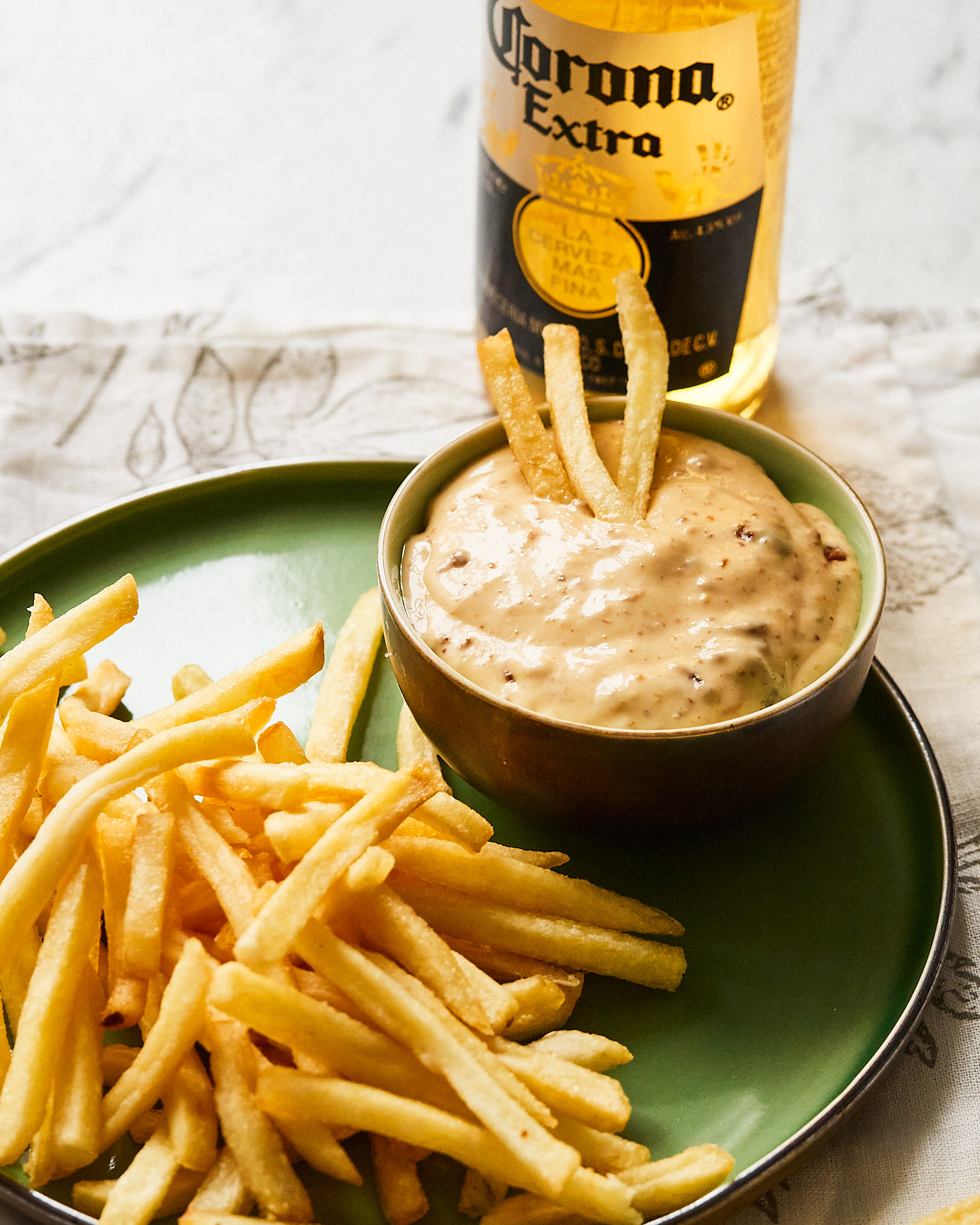 Homemade Garlic Mayonnaise [VIDEO] - Delice Recipes