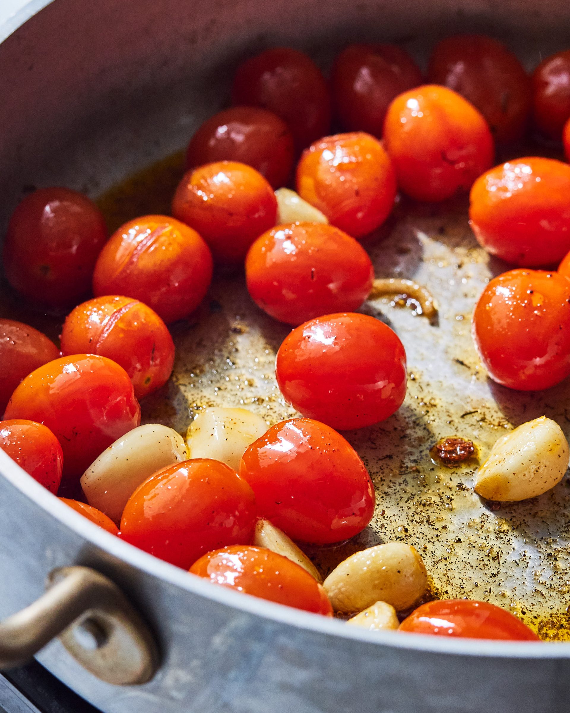 Roasted Tomatoes With White Beans [Video] - Delice Recipes