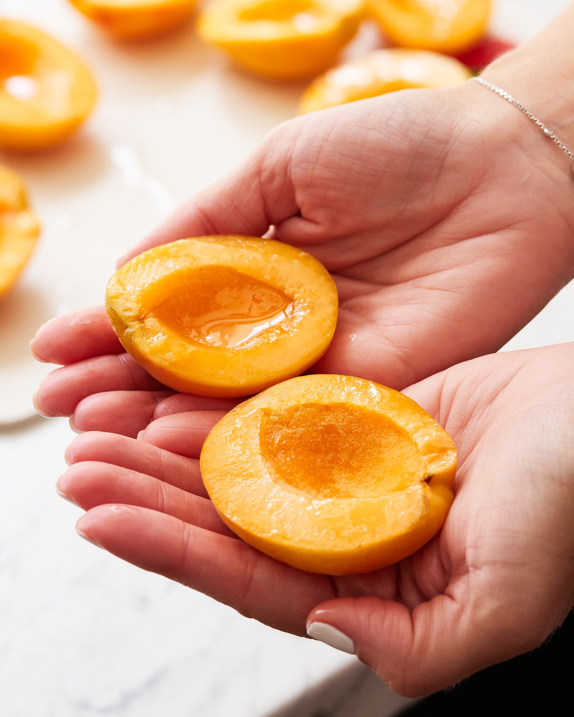 Grilled Apricots with Brie Prosciutto & Honey [Video] - Delice Recipes