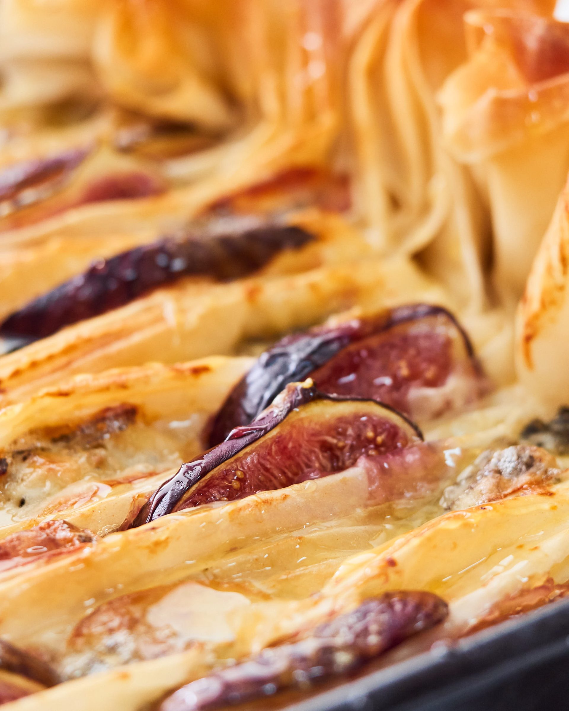 Delicious Figs and Gorgonzola Filo Pie [Video] - Delice Recipes