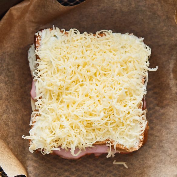 Delicious Air Fryer Cheesy Sandwich Recipe with Ham - Delice Recipes