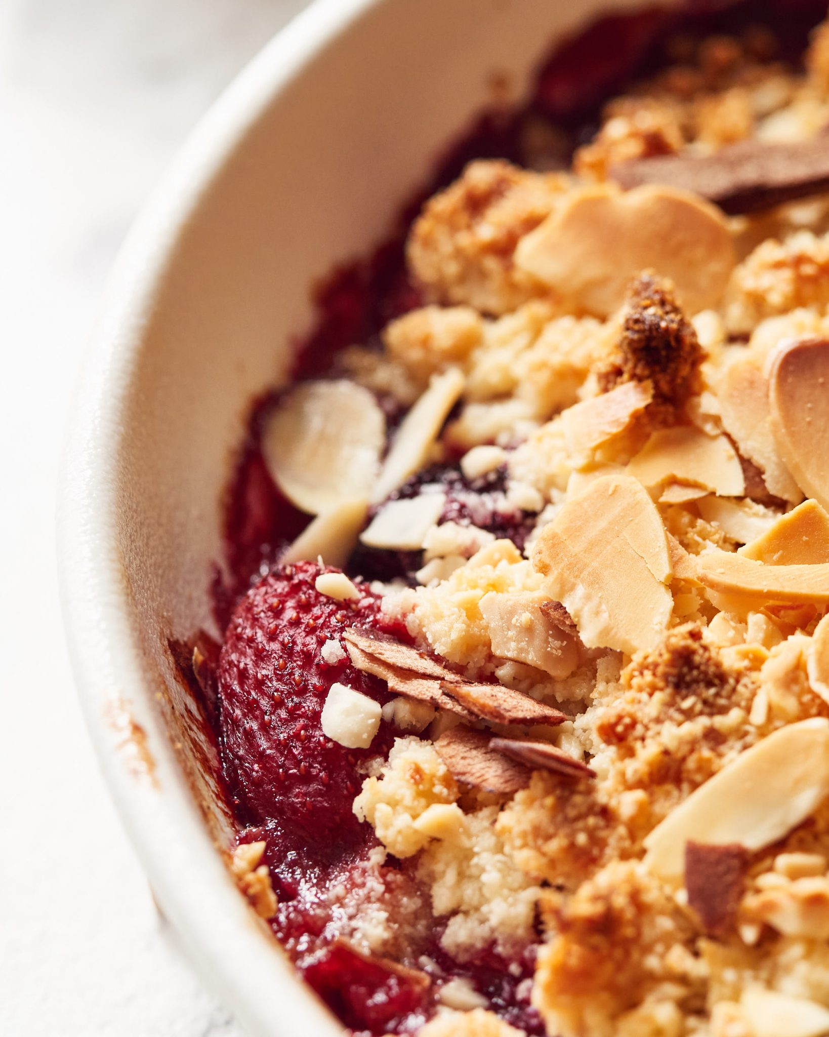 Easy and Quick Steps to Make Keto Berry Crumble - Delice Recipes
