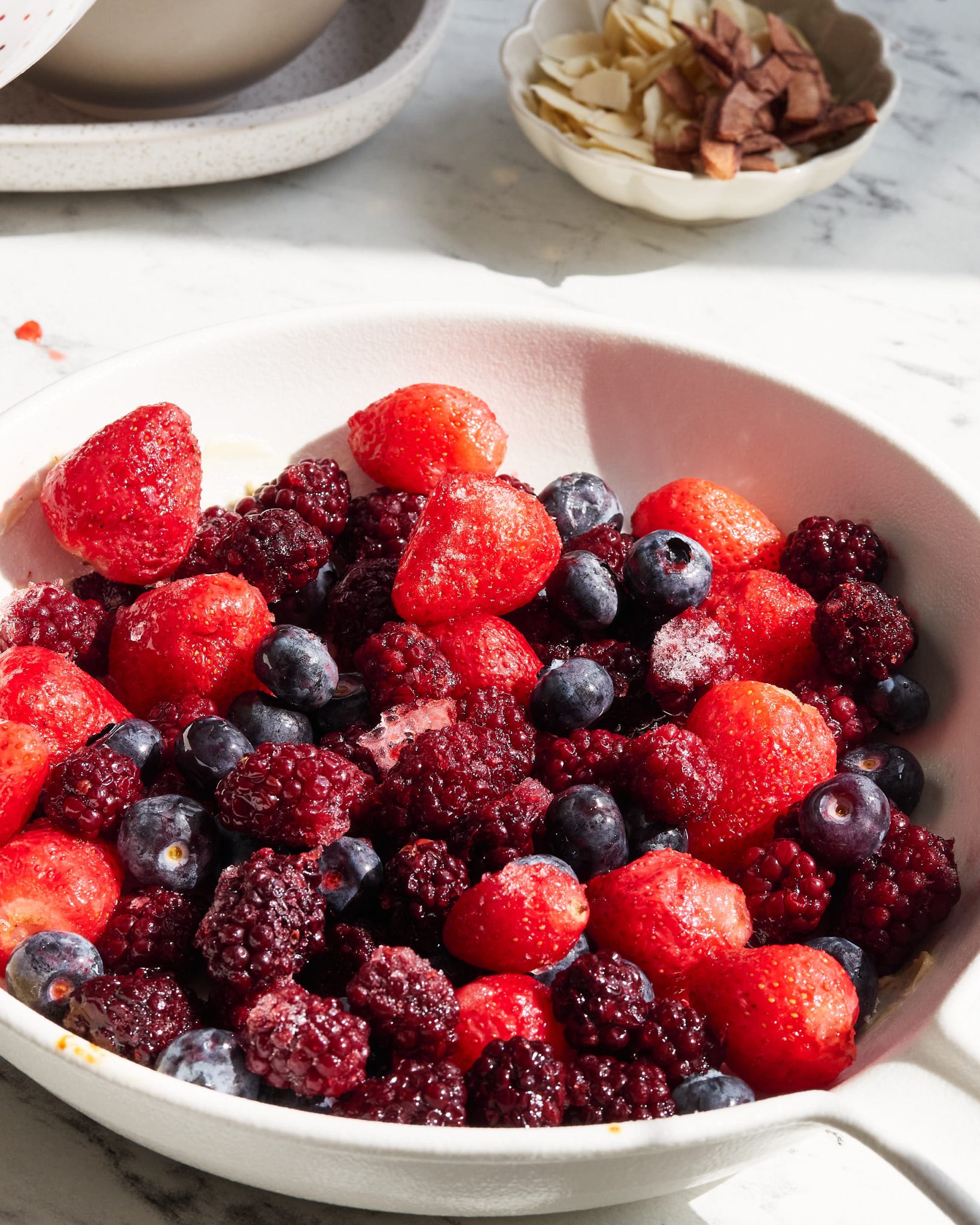 Easy and Quick Steps to Make Keto Berry Crumble - Delice Recipes