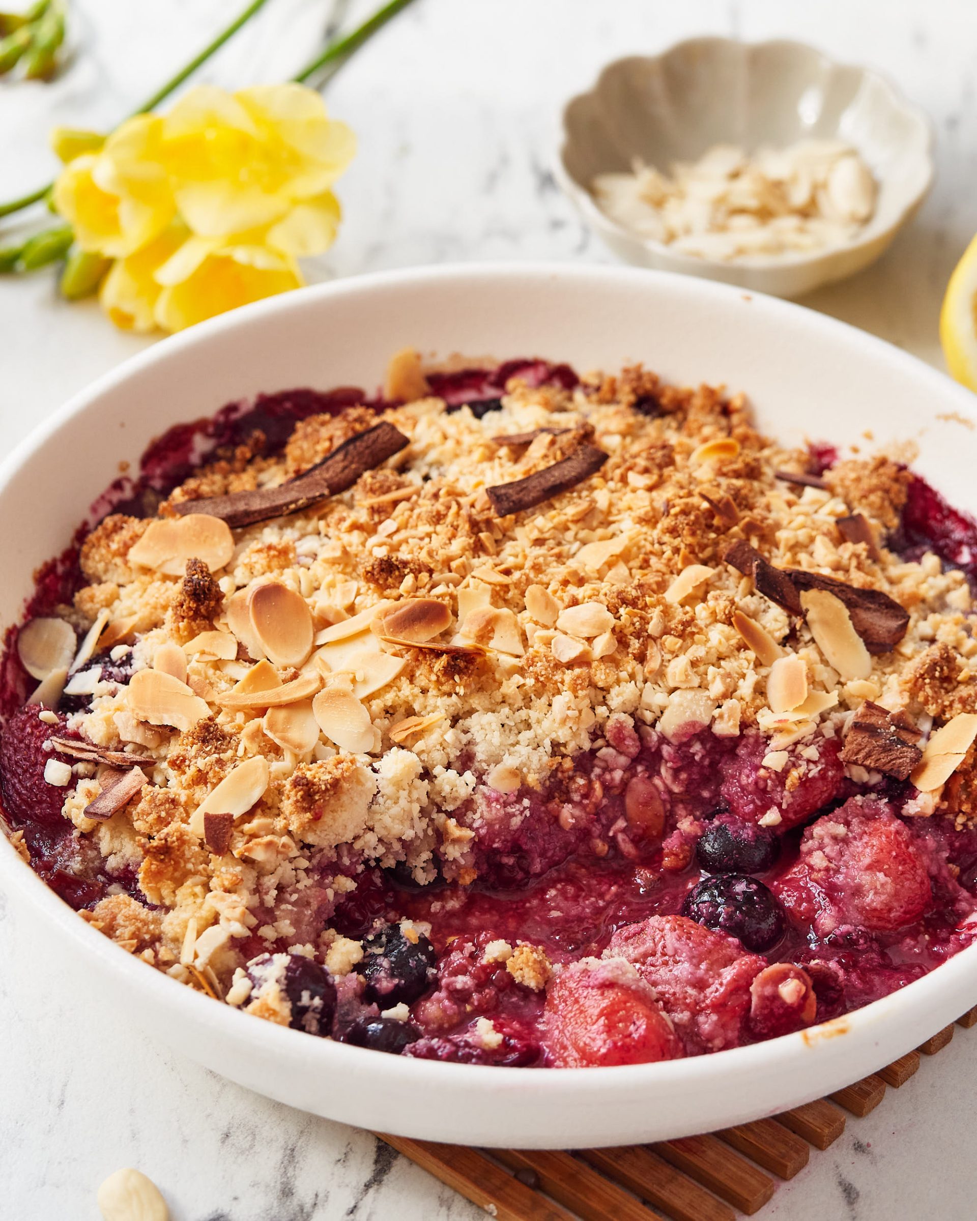 Easy and Quick Steps to Make Keto Berry Crumble - Delice Recipes